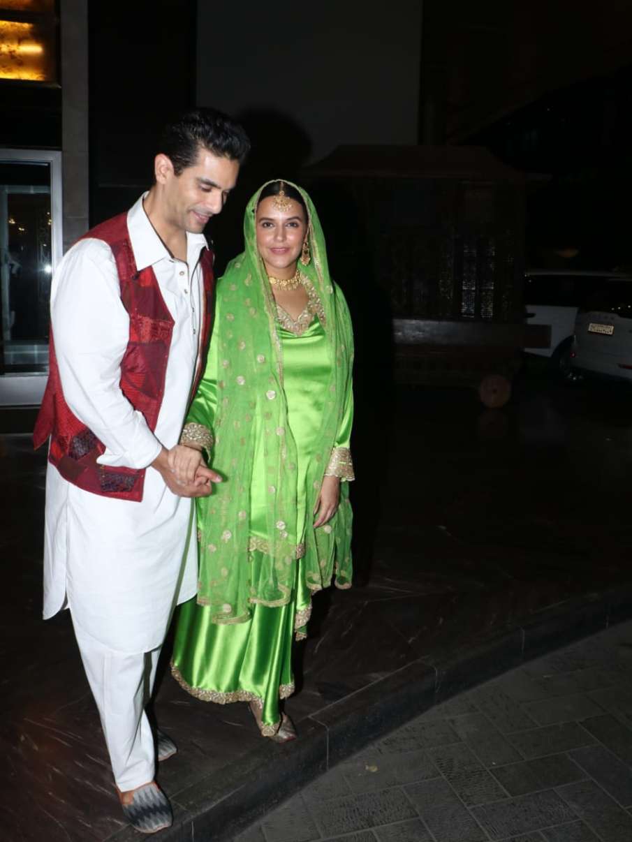 Shahrukh Khan REACTION after seeing Gauri as KKHH's Tina and Karan as ...