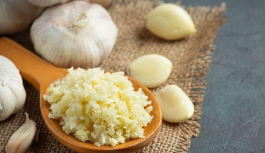 side effects of garlic Never eat too much garlic its dangerous for ...