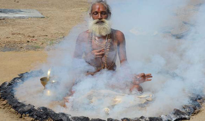 Know why sadhu perform this act of meditation - India TV Hindi