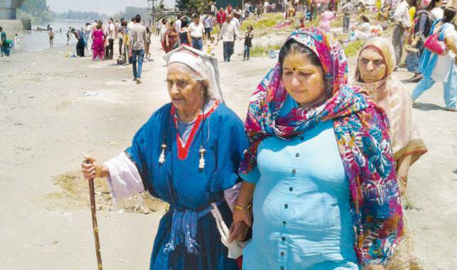 Kashmir celebrates Dashar Maha Kumbh after 75 years - India TV Hindi
