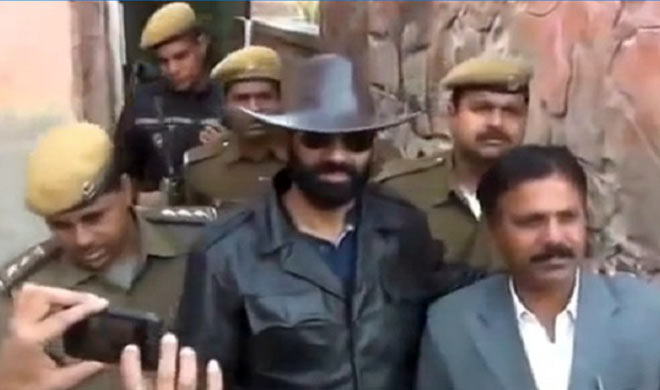 कौन था गैंगस्टर आनंदपाल सिंह जिसकी मौत ने राजपूत समाज में मचा रखा है ...