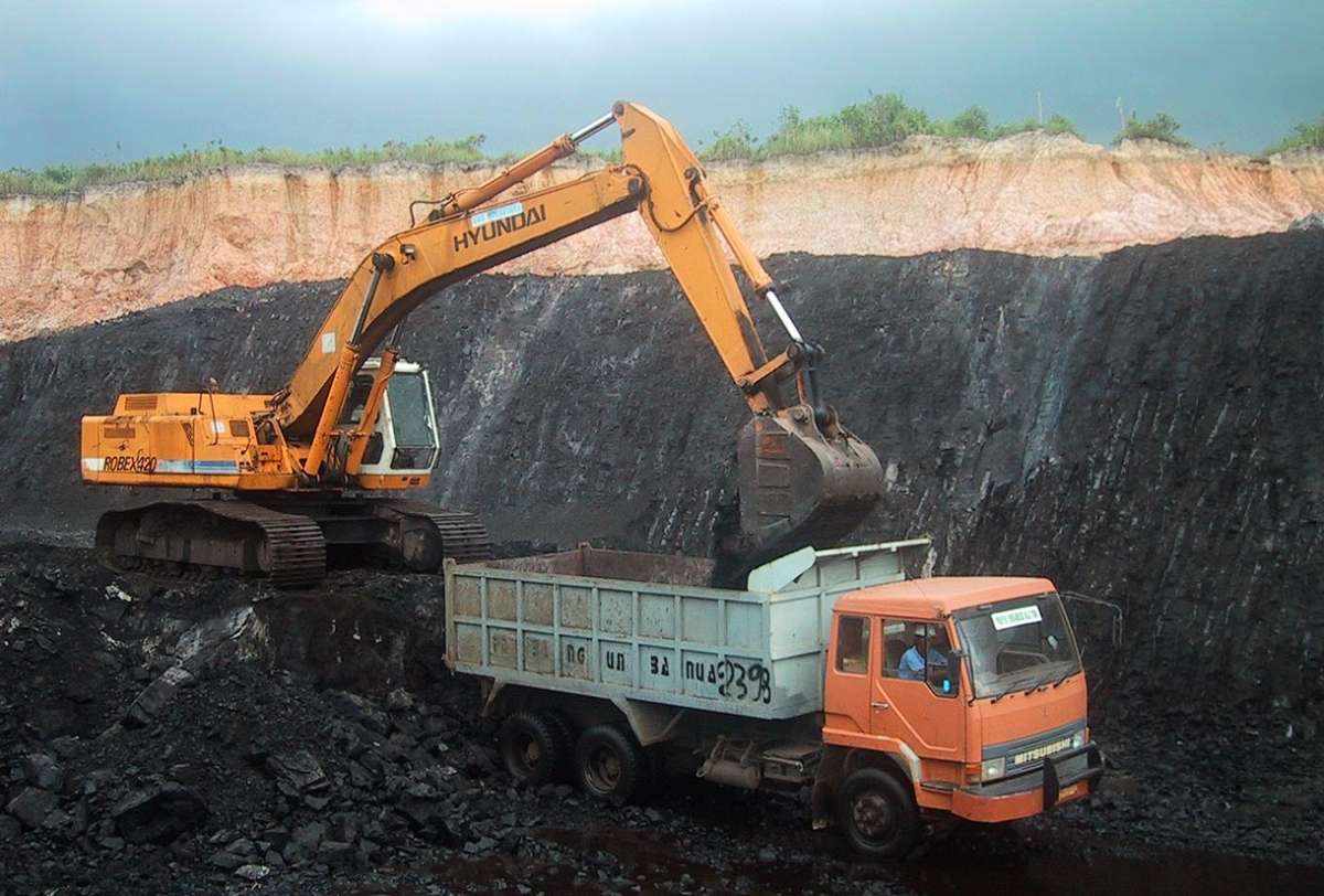Coal India OFS: Institutional investors bid for more than stake, shares fall heavily| Coal India ...
