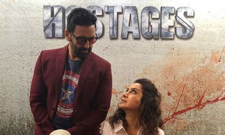 Hostages First Episode Review Ronit Roy and Tisca Chopra - India TV Hindi