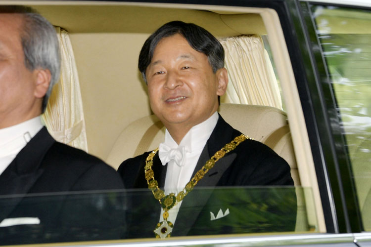 New Emperor of Japan Naruhito ascends throne as Reiwa era begins ...