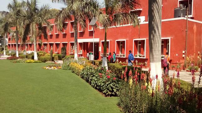 hostel facility only for freshers in lady sri ram college। LSR: इस ...