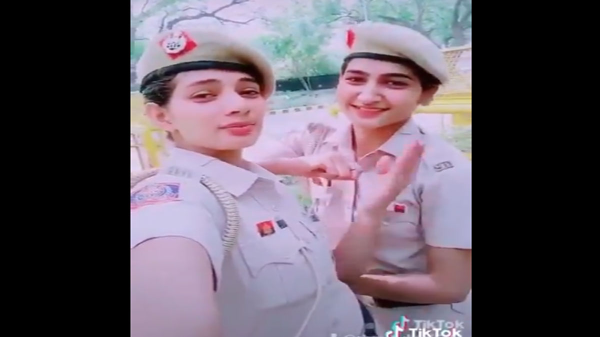 Delhi lady police constable dance on tik tok video viral on social ...