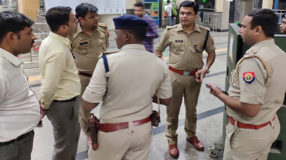 Delhi police and Noida Police run checking abhiyan before festivals ...
