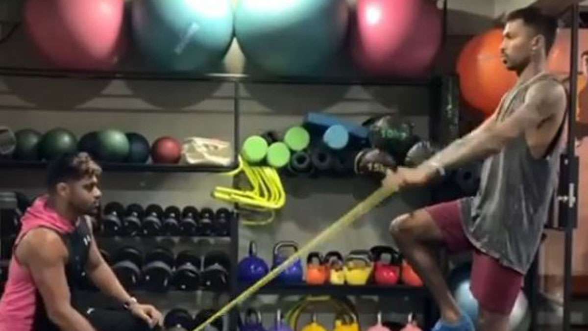 After lower back surgery hardik Pandya Returns To Training on the field ...