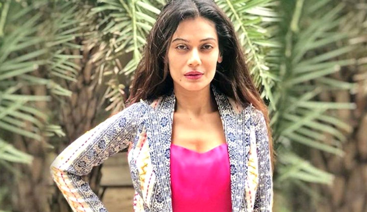 Payal Rohatgi jailed objectionable post on social media-पायल रोहतगी को ...