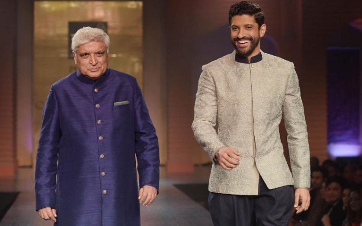 farhan akhtar on father javed akhtar 75th birthday पिता जावेद अख्तर के ...