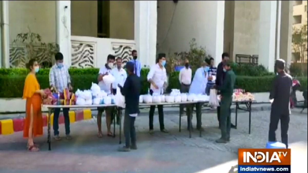 Noida: Mahagun Moderne RWA will distribute dry ration packets to its ...