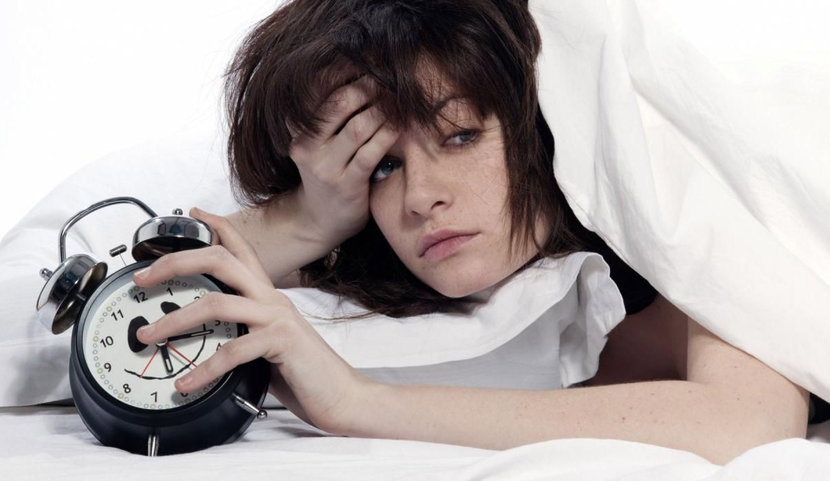 नींद न आने की हो रही हैं समस्या तो अपनाएं ये टिप्‍स : Insomnia Symptoms ...