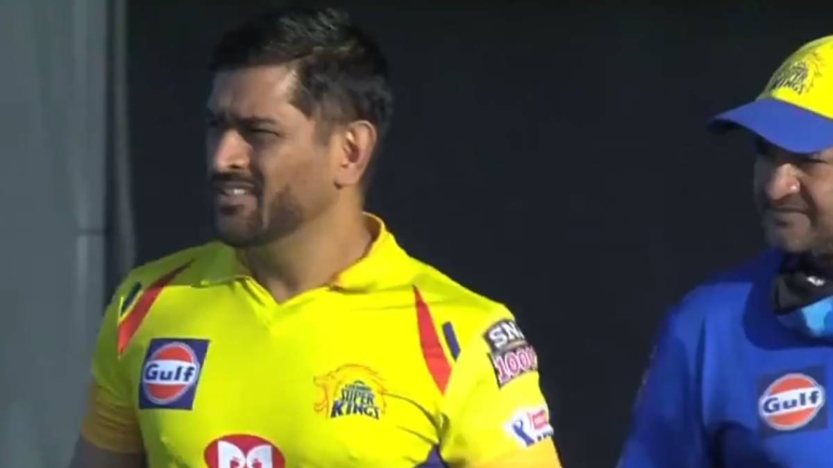 Dhoni sported a new-look beard for the opener between MI and CSK - IPL ...