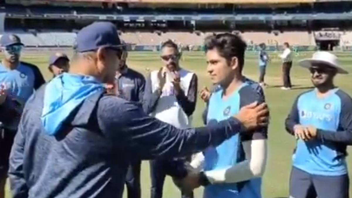 WATCH: Shubman Gill, Mohammad Siraj receive their Test caps - India TV ...