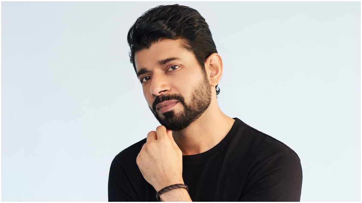 actor Vineet Singh introduces patriotic song before republic day see ...