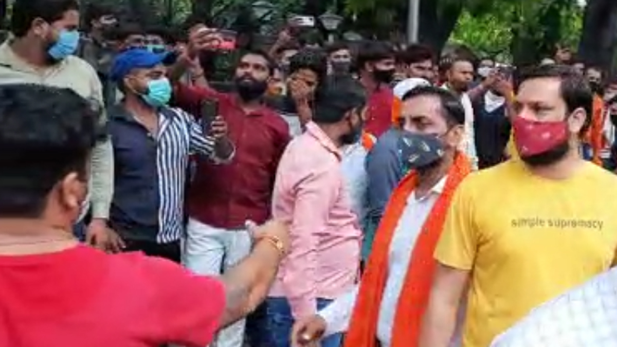 Pinky Chaudhary surrenders amid cheers from Hindu Raksha Dal supporters ...