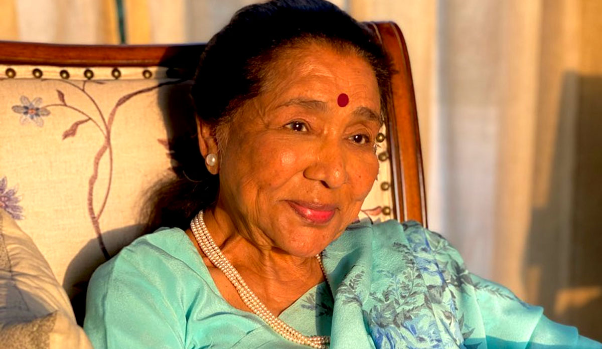 Asha Bhosle Birthday: Father dies at 9, married at 16 - India TV Hindi