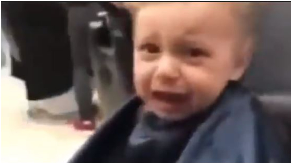 viral video of the child who was crying while cutting his haircut-Viral ...