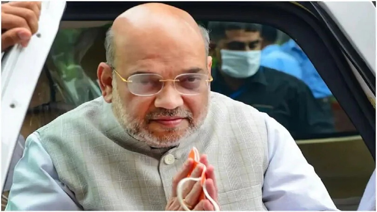 Internet snapped in areas of Kashmir, two-wheelers seized ahead of Amit ...
