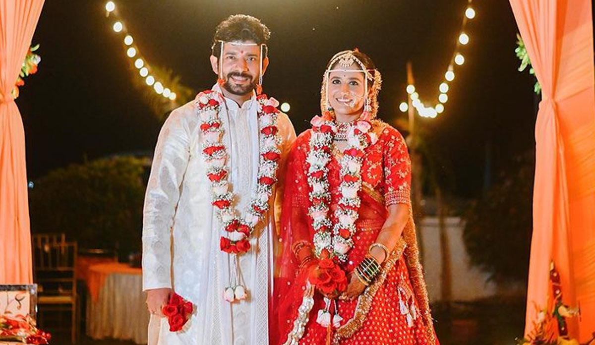 Vineet Kumar Singh marries long term girlfriend Ruchiraa Gormaray see ...