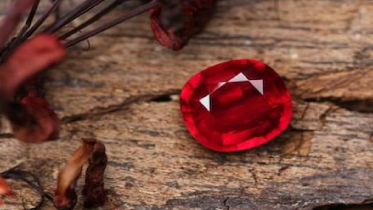 manikya or Ruby stone gem benefits in Hindi, kise nahi pahanna chahiye ...