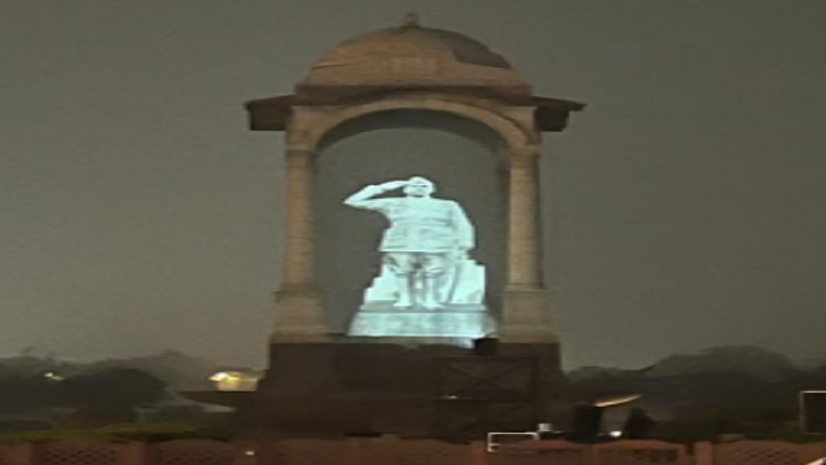 Delhi: Hologram statue of Subhash Chandra Bose missing from India Gate ...