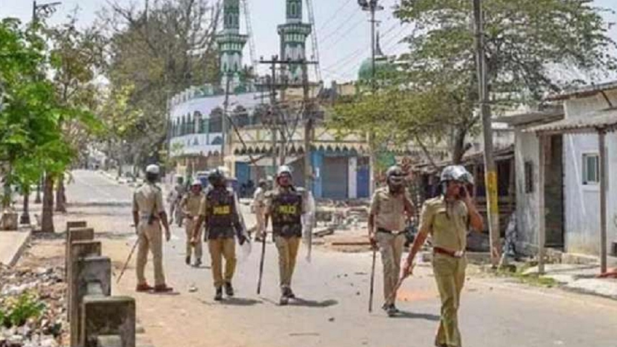 Madhya Pradesh : Khargone Curfew relaxed for the first time after 11 days - India TV Hindi