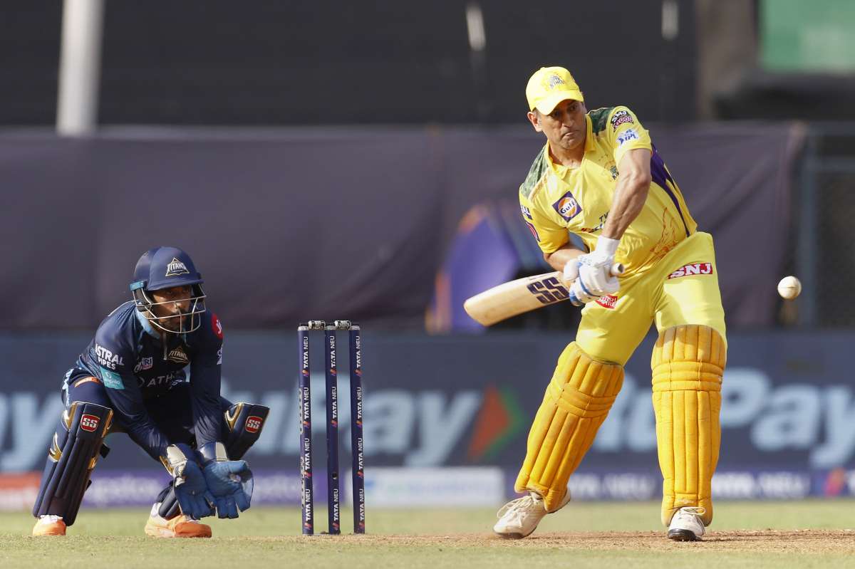 MS Dhoni Completes 200 IPL Sixes For Chennai Super Kings Becomes Second ...