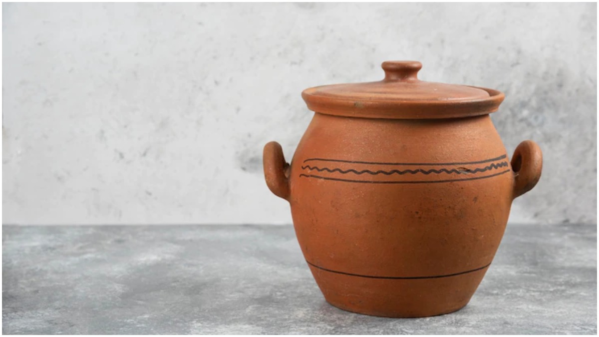 Vastu Tips maa Lakshmi mitthi ka ghada surahi kish disha me rakhe घर ...