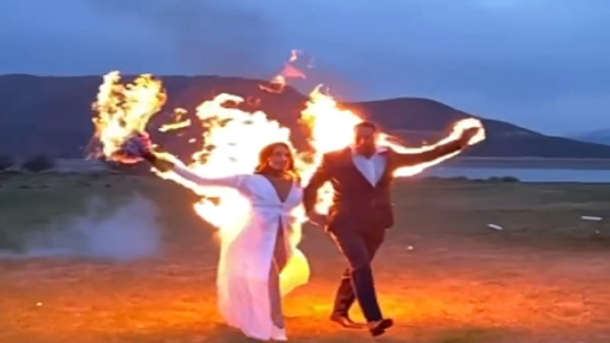 VIDEO The bride and groom set themselves on fire at the wedding। VIDEO ...