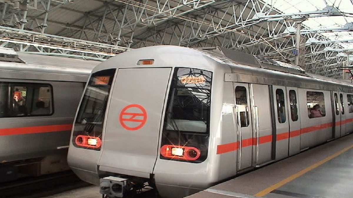 Delhi Metro red line service delay technical fault DMRC Passengers ...