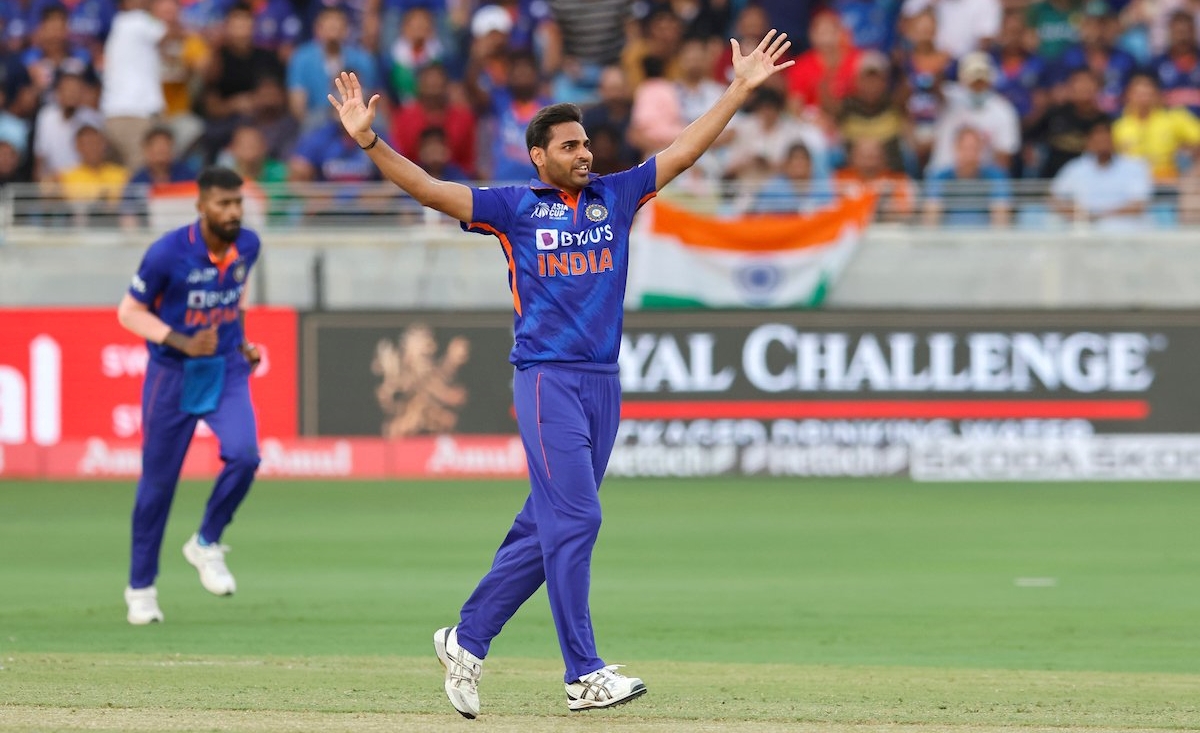 IND vs PAK Bhuvneshwar Kumar Takes 4 Wickets Including Pakistan Captain ...