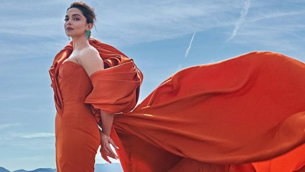 Pathaan: Deepika Padukone ने फैंस के साथ फिल्म से जुड़ी शेयर की एक ...