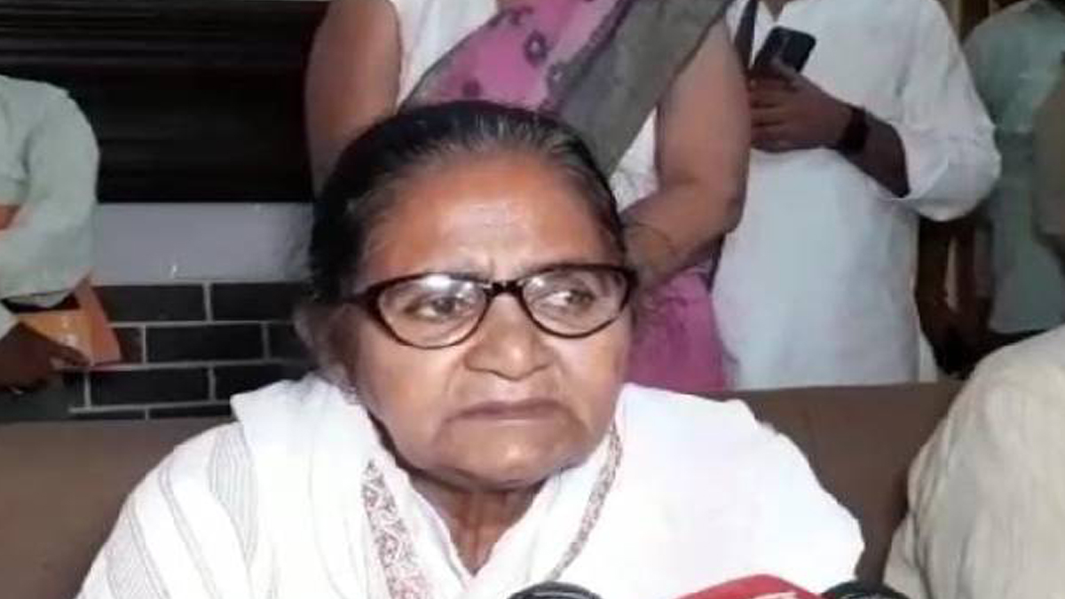 UP की शिक्षा मंत्री गुलाब देवी ने कहा- अगर मदरसों की जांच होगी तो ...