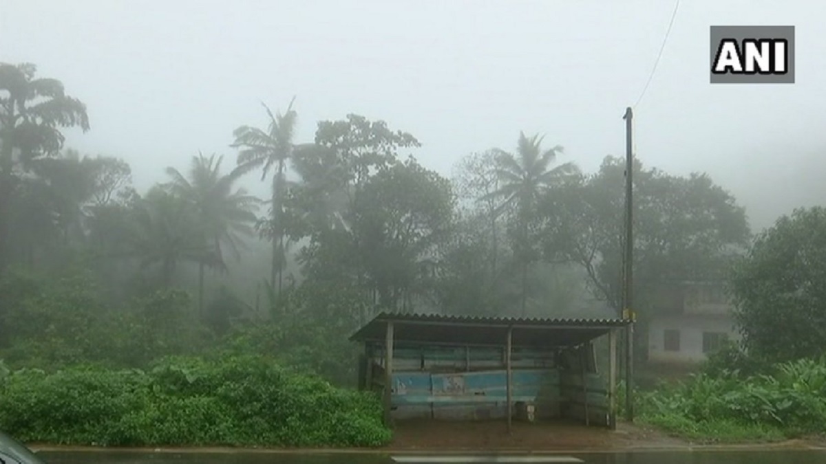 Rain In UP: यूपी में बेमौसम बारिश बनी आफत, किसानों को हुआ बड़ा नुकसान ...