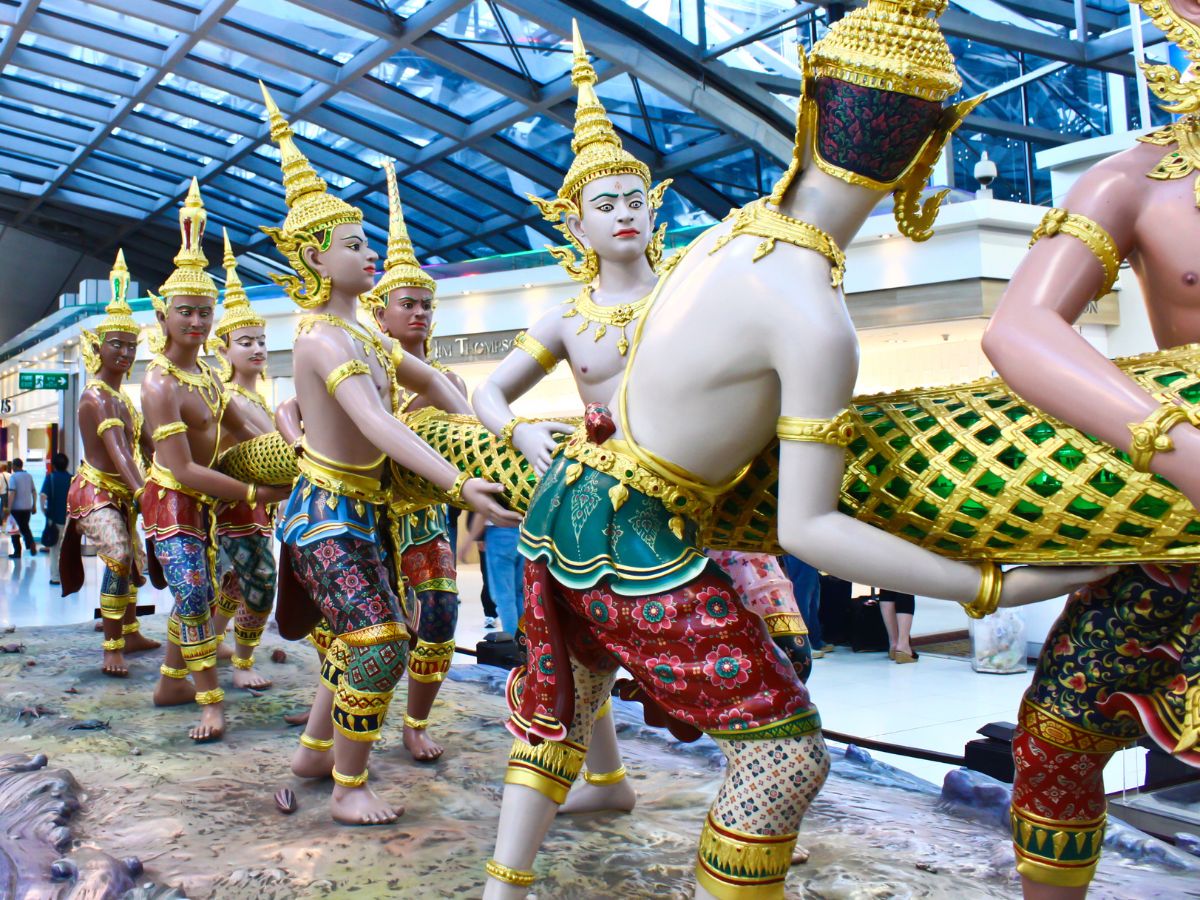 samudra manthan took place on the Mandar mountain total 14 gemstone ...