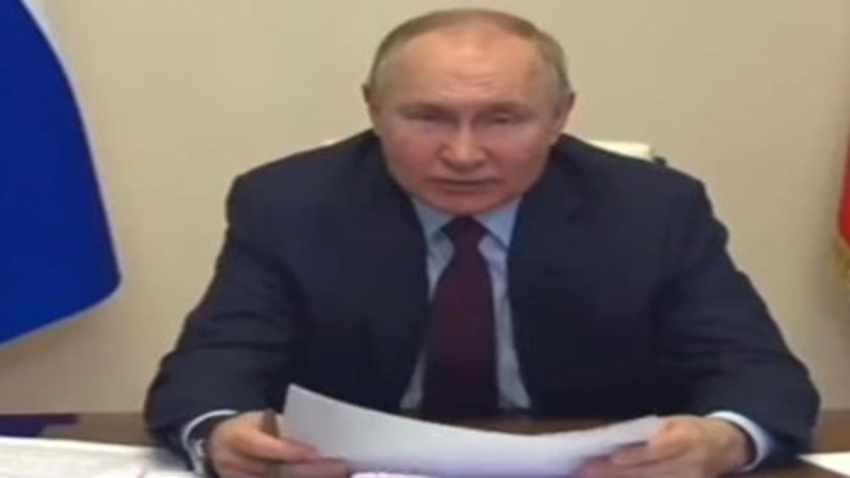 Vladimir Putin Scolds Defence Industry Minister In the video confrence Meeting, Video goes viral ...