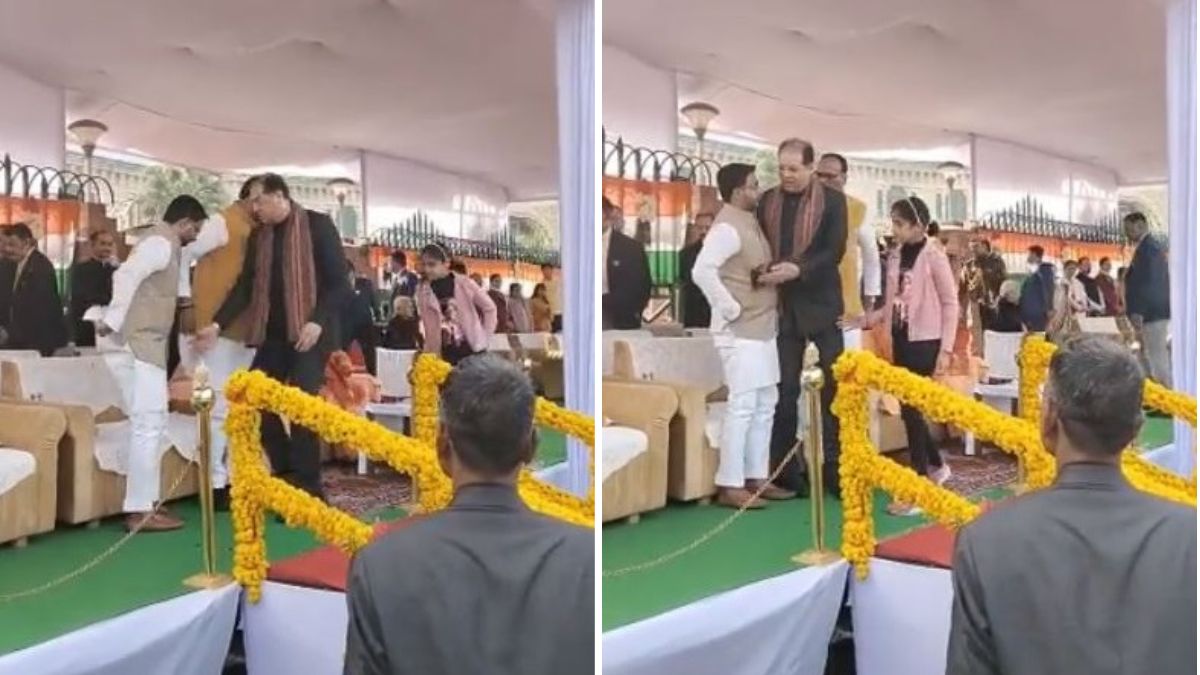 Mohsin Raza and minister Danish Ansari competing to sit on the chair in ...