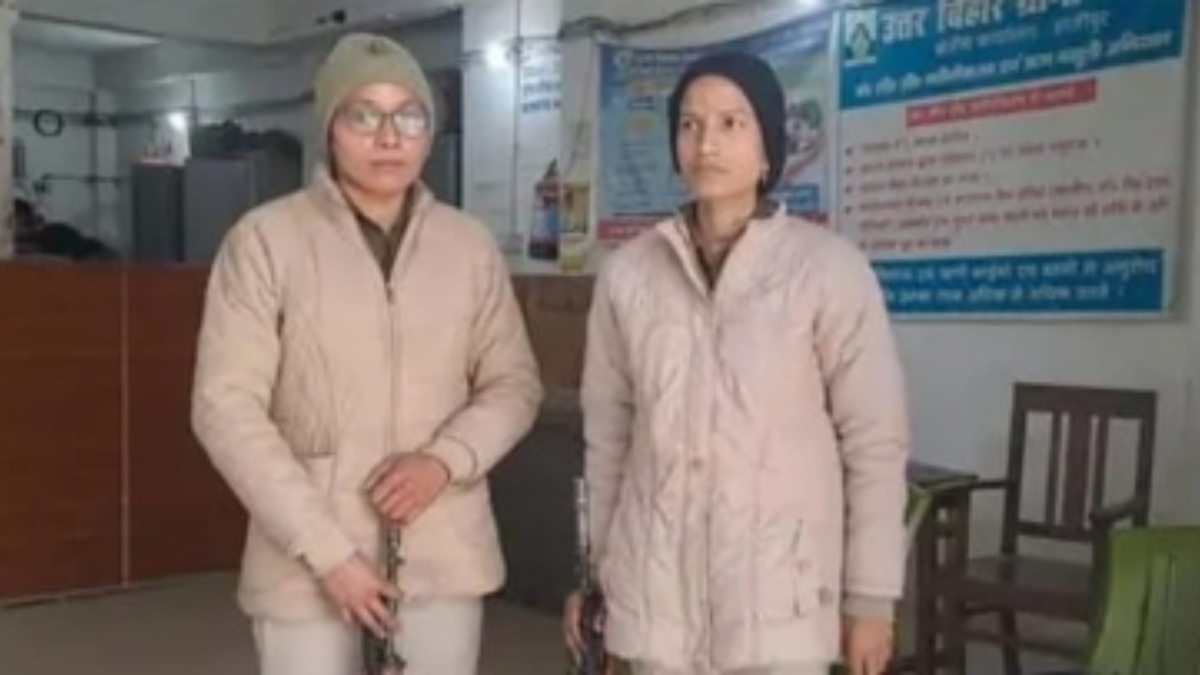 Bihar Two women constable showed courage saved from robbing bank ...