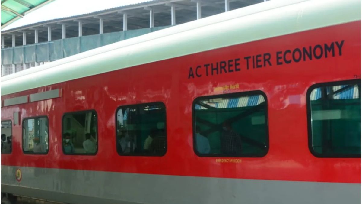 कभी सोचा है कि Trains में AC कोच बीच में ही क्यों होते हैं? जानें इसकी ...