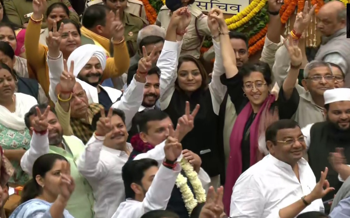 Delhi MCD Mayor Election Result AAP Shelly oberoi BJP rekha Gupta ...