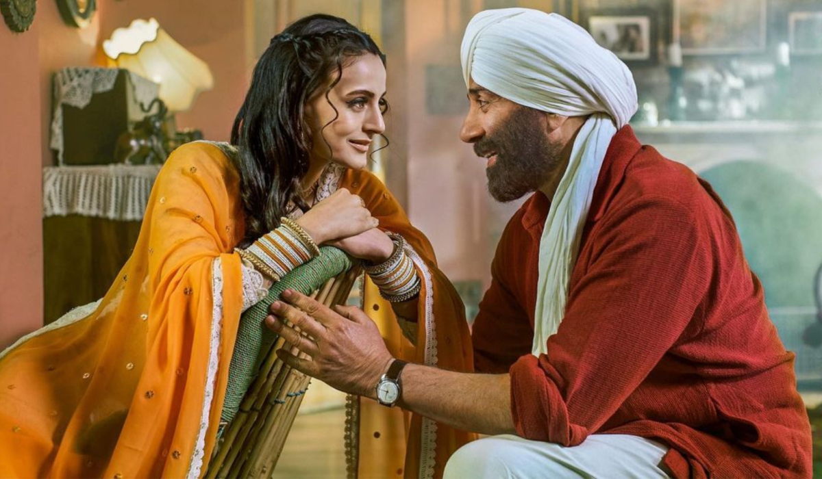 Gadar 2 sakina aka ameesha patel love affair rumours leak her bold look from film after this ...