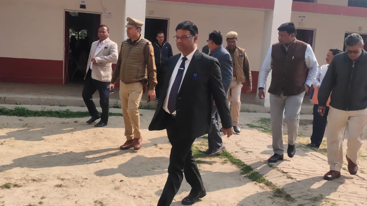 UP Board 2023 When the DM of Lucknow Suryapal gangwar suddenly reached ...