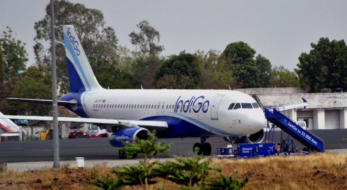 Indigo Flight: इंडिगो फ्लाइट में फिर सिगरेट पीने का मामला आया सामने ...