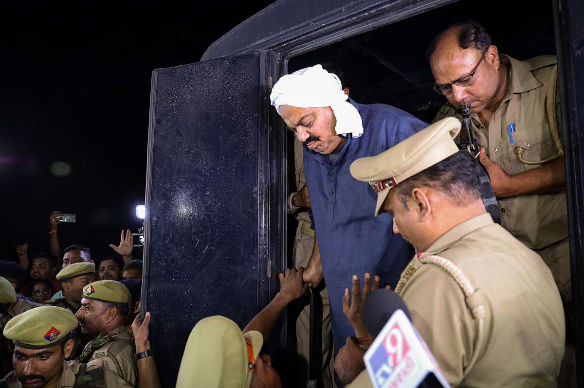 Charges framed against Atiq Ahmed and his son Umar in case of assault ...