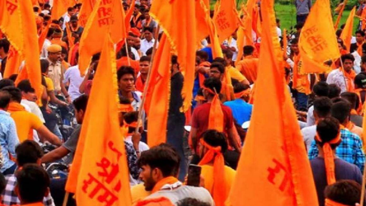 बहला फुसलाकर करा रहे थे धर्म परिवर्तन, विहिप और बजरंग दल के हंगामे के ...