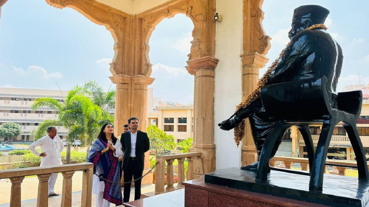 Former NCB Officer Sameer Wankhede visit RSS Headquarter in Nagpur ...