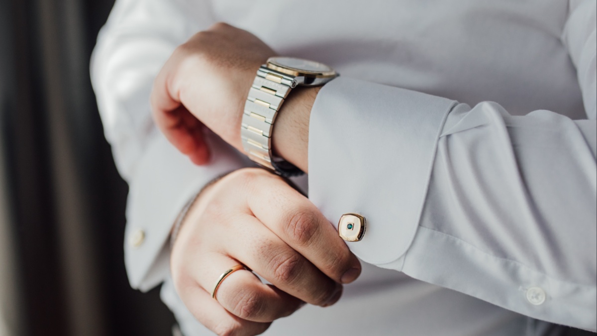 vastu tips wrist watch kalai ki ghadi ko takiye ke neeche ne rakhe ...