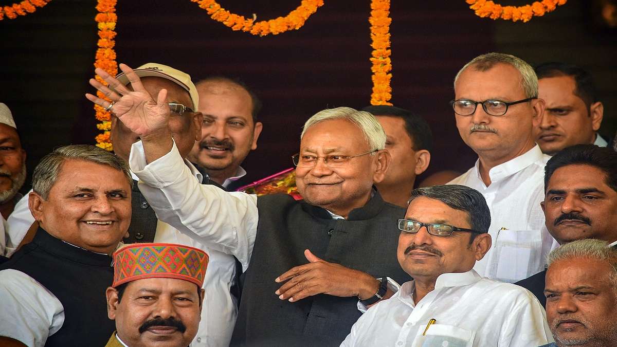 nitish kumar shows as pm candidate in poster put up outside RJD office ...