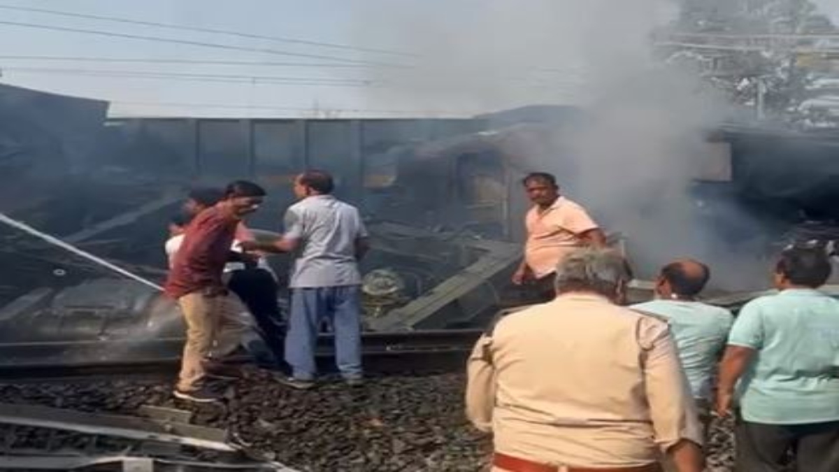 video train accident in mp shahdol 2 goods train collides caught fire ...